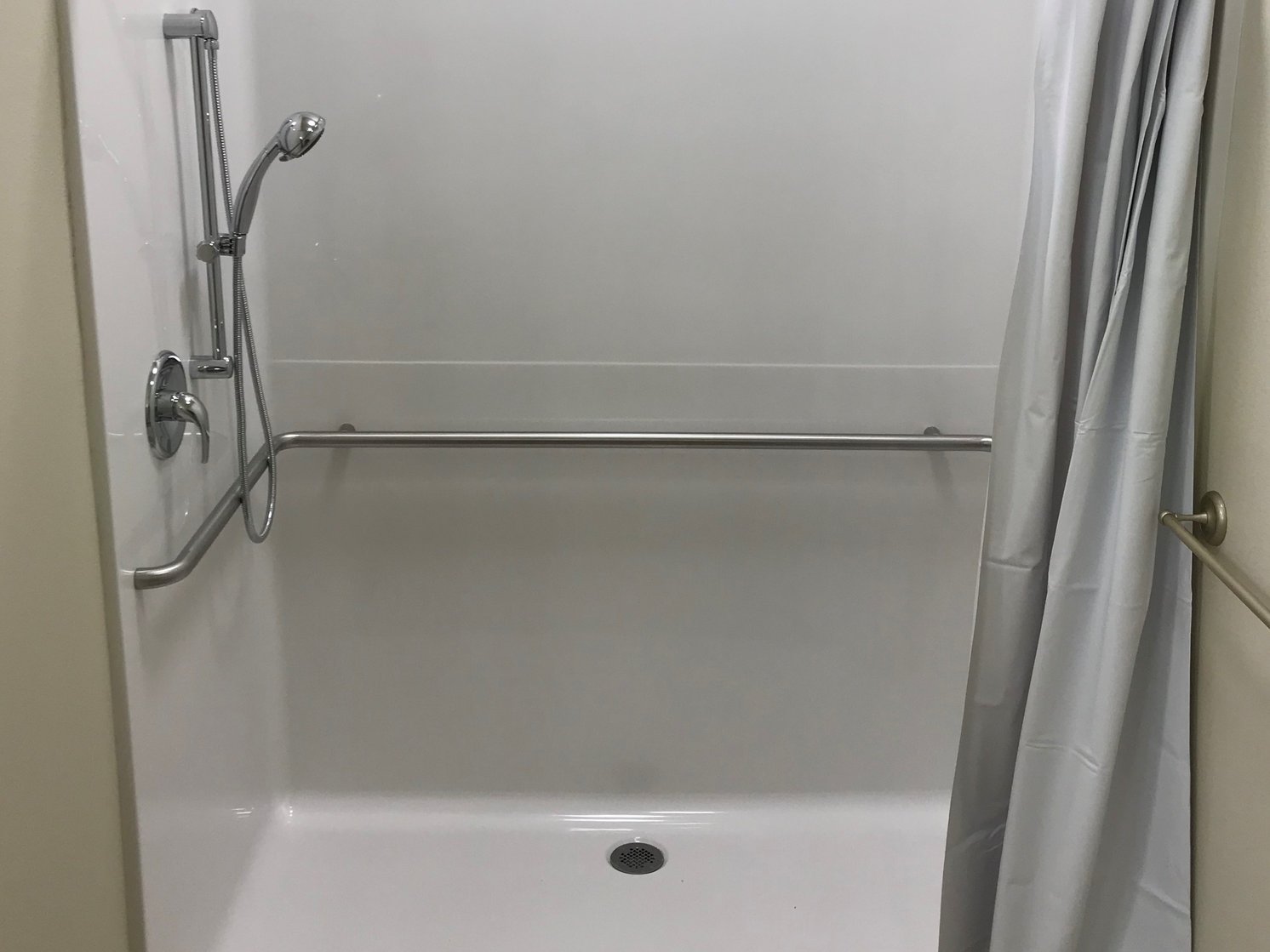 The 5 Features You Need In a Safe Shower For Seniors